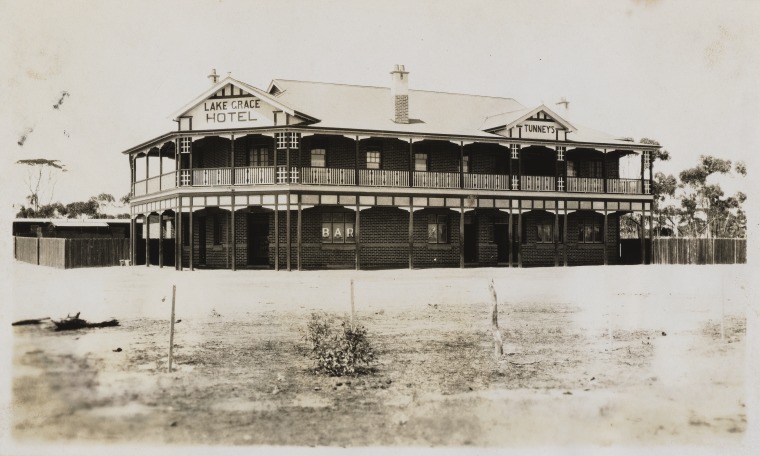 Lake Grace Hotel / - JPG 89.3 KB