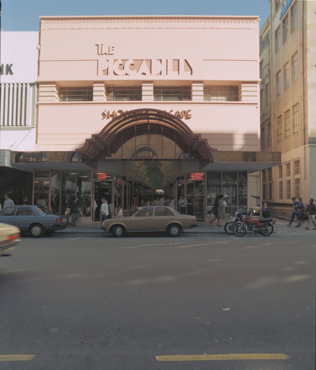 Piccadilly Arcade, newly renovated. - JPG 101.2 KB