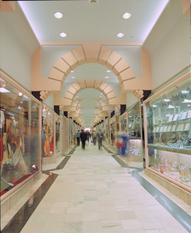 Piccadilly Arcade, newly renovated. - JPG 104.0 KB