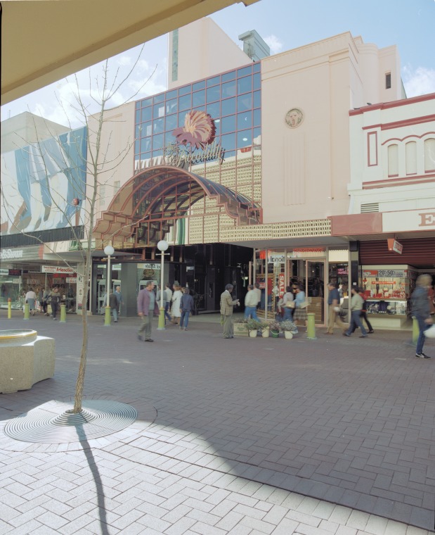 Piccadilly Arcade, newly renovated. - JPG 130.1 KB