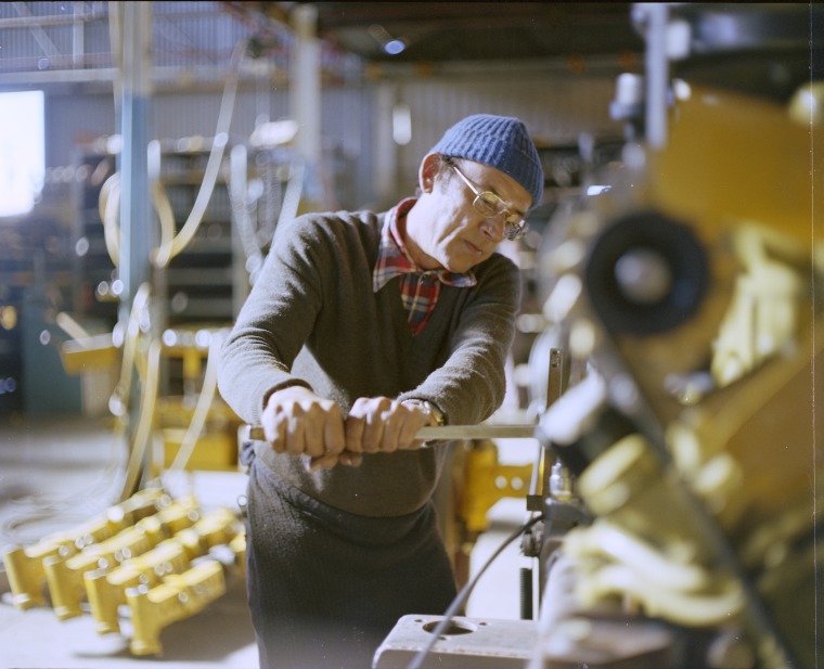 Building tractors at the Chamberlain John Deere factory, Welshpool, 24 ...