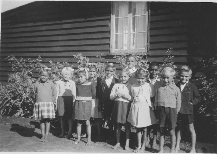 Young children at Roelands Native Mission. - JPG 115.0 KB