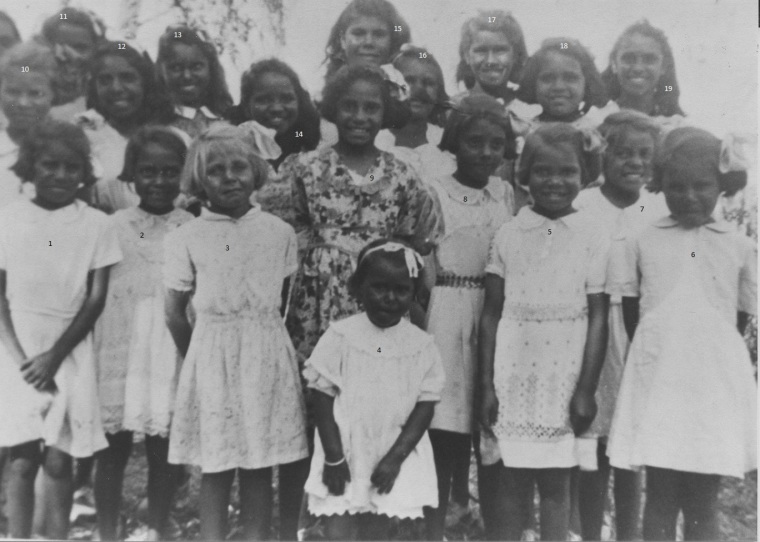 Girls at Roelands Native Mission. - JPG 102.9 KB
