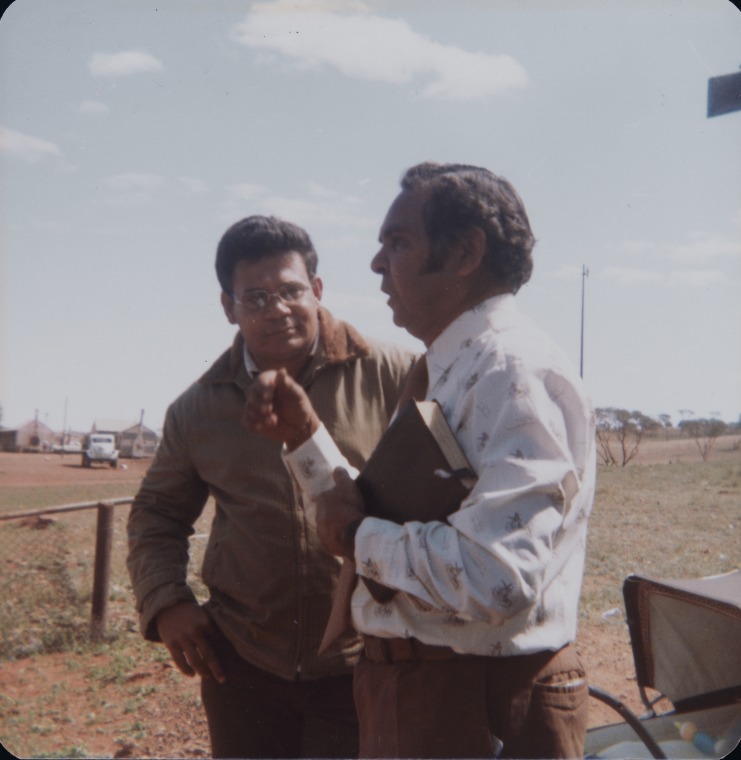 Rodney Rivers and Ron Bonney at Mt Margaret Community. - JPG 82.3 KB