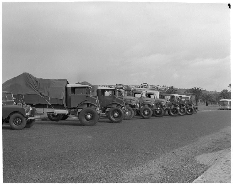 Convoy of equipment to Western Australian Petroleum Pty Ltd operations ...