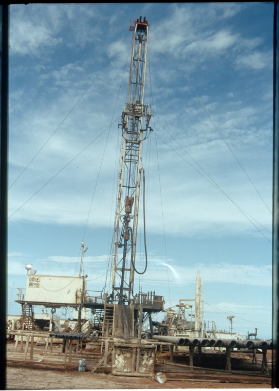 OD & E Rig 8, Barrow Island, 1982 drilling program. - JPG 102.1 KB