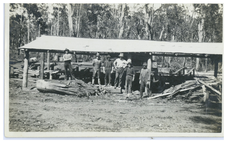 Alfred Gordon Dempsey collection of photographs. - JPG 152.6 KB