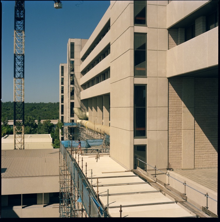 G Block, Sir Charles Gairdner Hospital, 5 April 1988. - JPG 166.9 KB