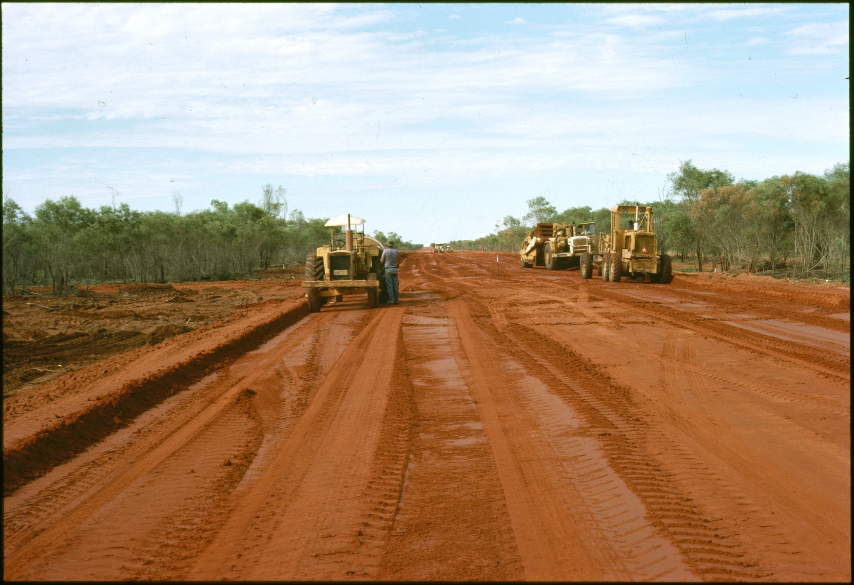 Roadworks on the Great Northern Highway on Sandfire Flats, Kimberley ...