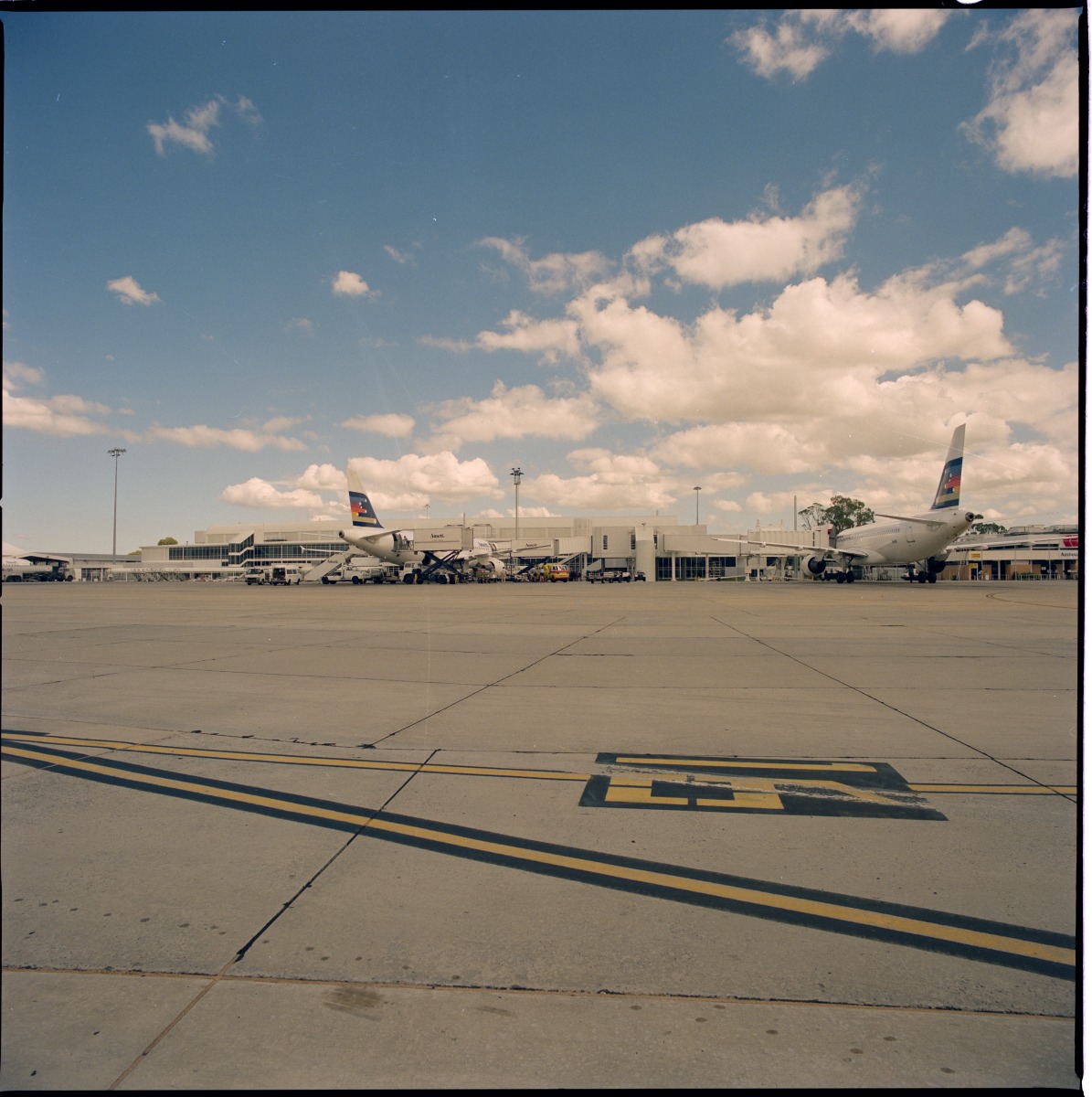 Ansett Australia Airbus A302-211 aircraft, Gates 16 & 17, the lounge ...