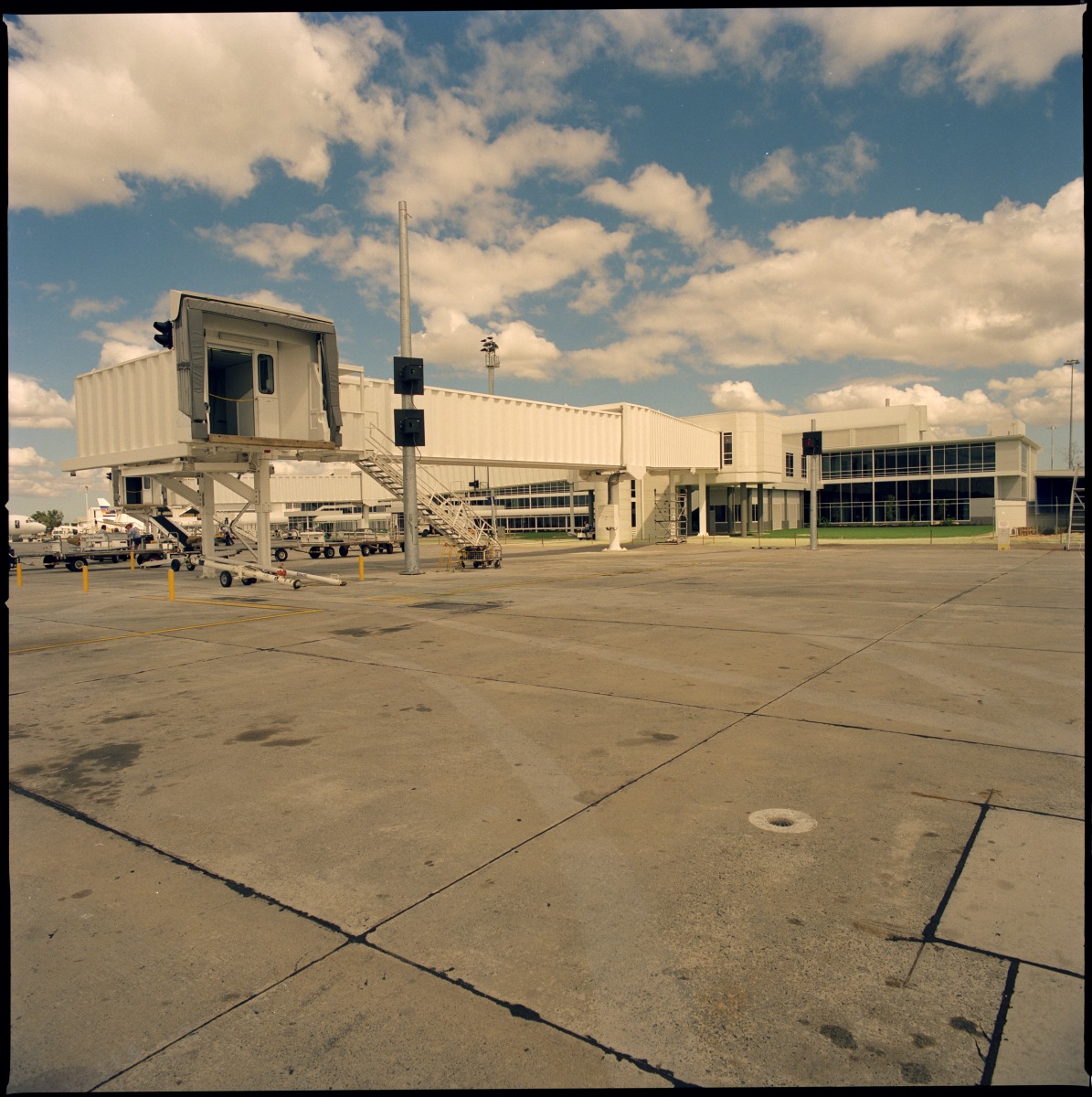 Ansett Australia Airbus A302-211 aircraft, Gates 16 & 17, the lounge ...