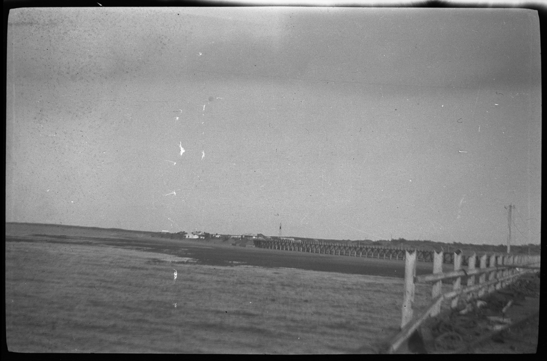 Operations at Onslow jetty and port, Western Australia. - JPG 599.7 KB