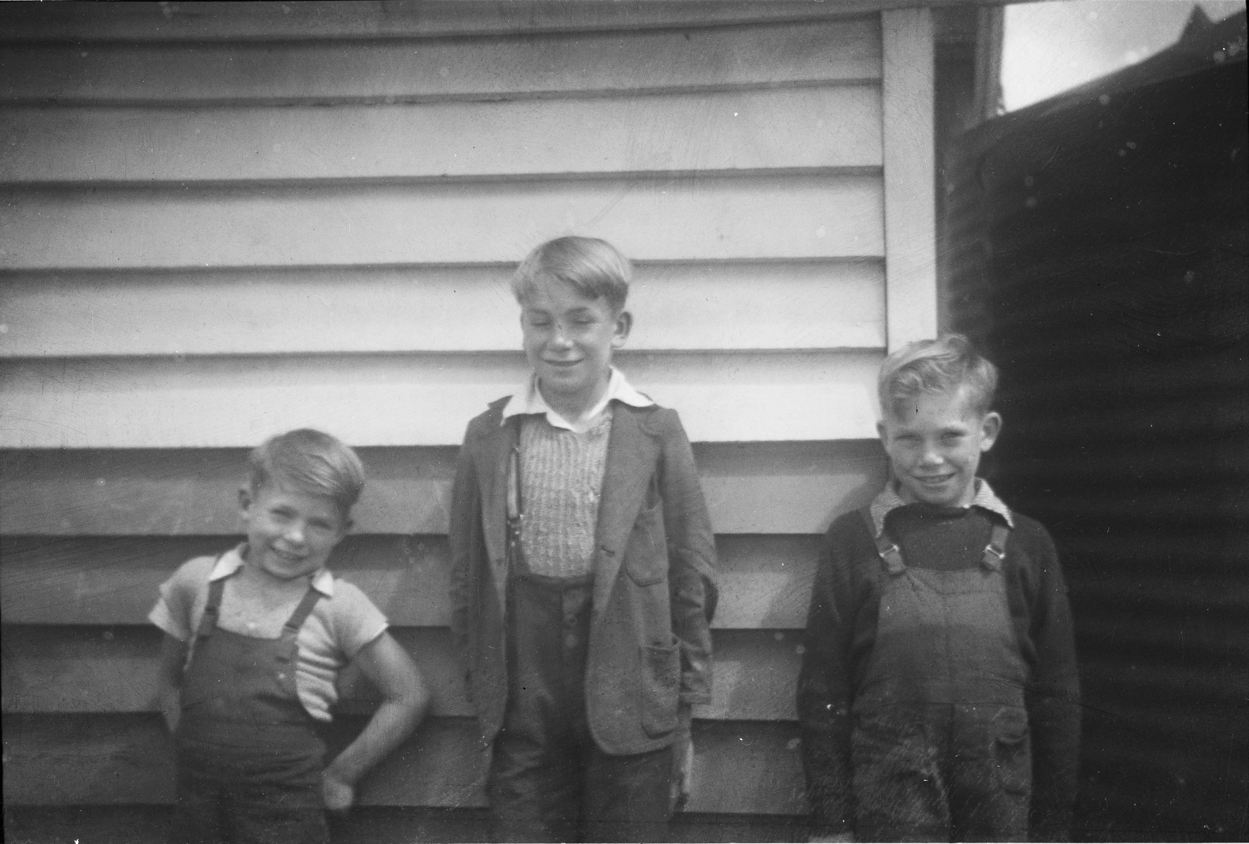 Pool family, Jitarning, Western Australia. - JPG 485.1 KB