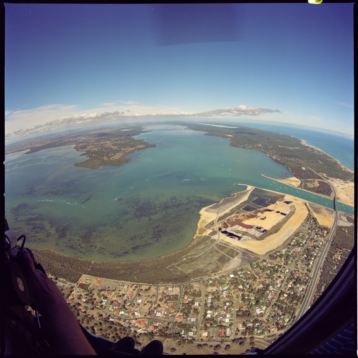 Aerial photographs of the Dawesville Channel, 24 April 1994. - State ...