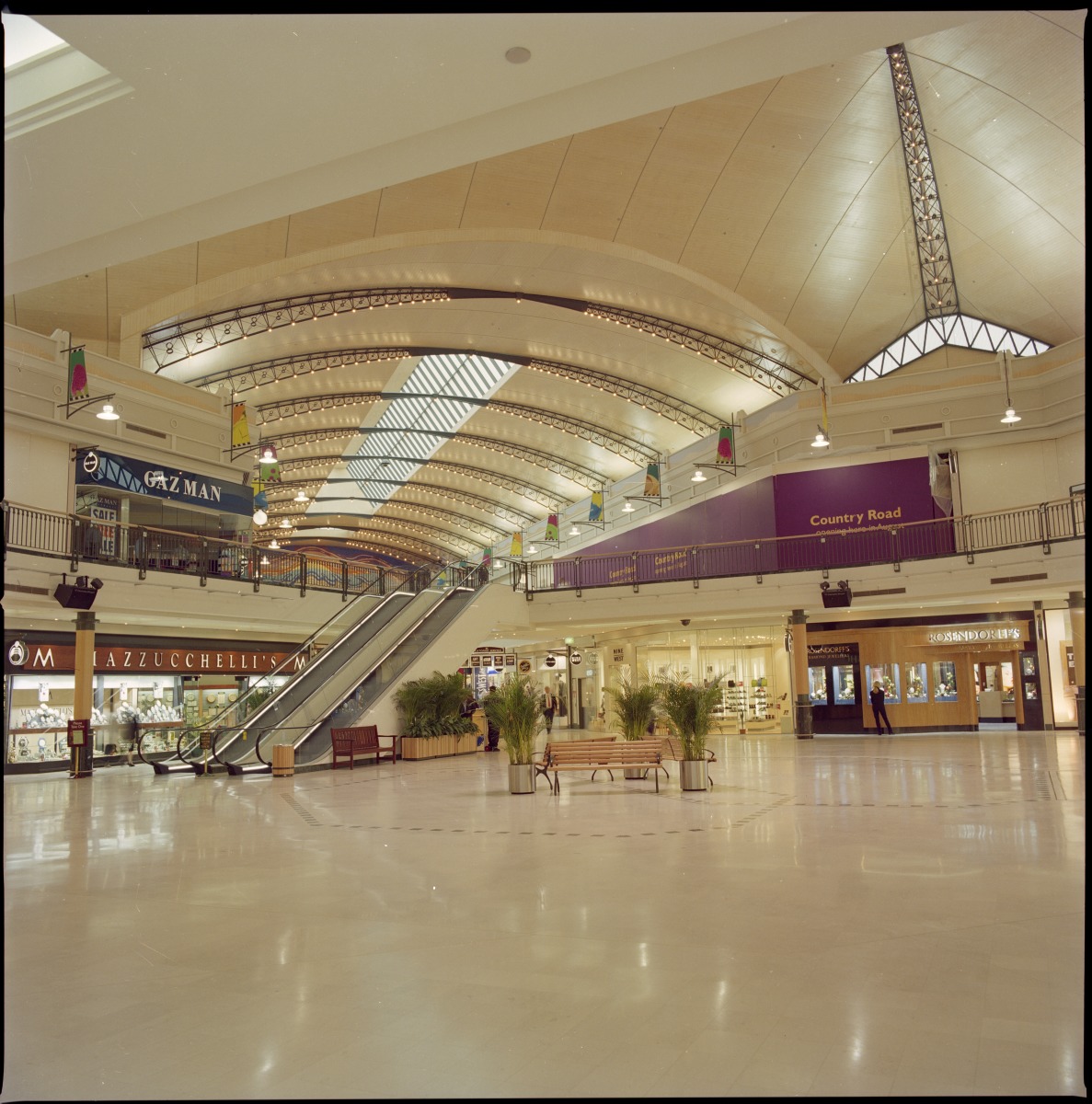 Interior of Karrinyup Shopping Centre, 7 August 1998. - JPG 319.9 KB