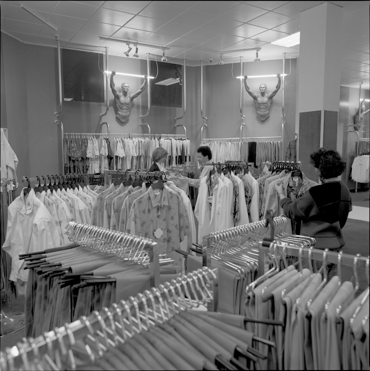 Menswear in Aherns department store, Perth, 10 September 1985. - JPG ...