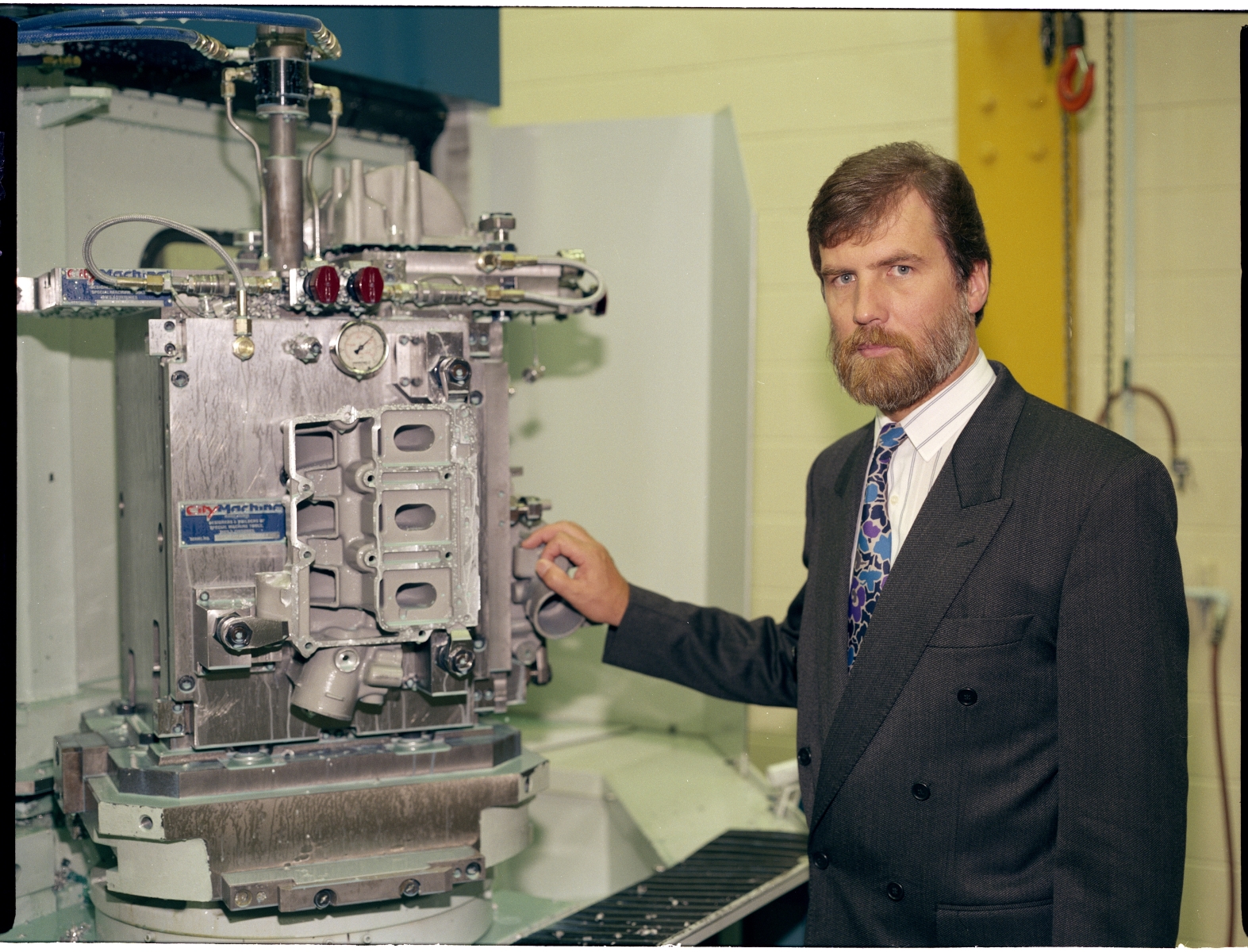 Peter Simons, Chairman and President of Orbital Engine Company (USA ...