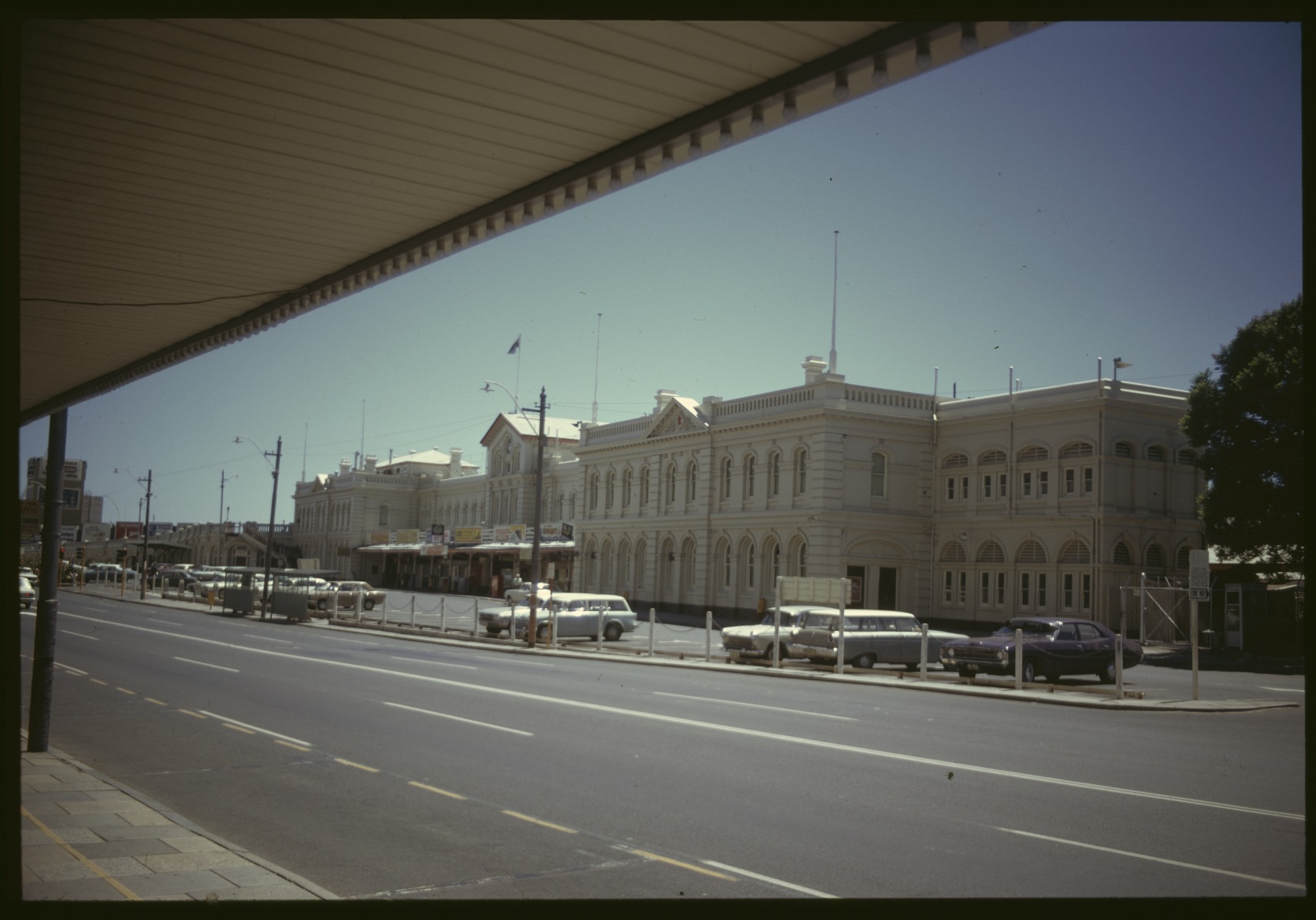 Perth Railway Station, Wellington Street, Perth, Western Australia ...