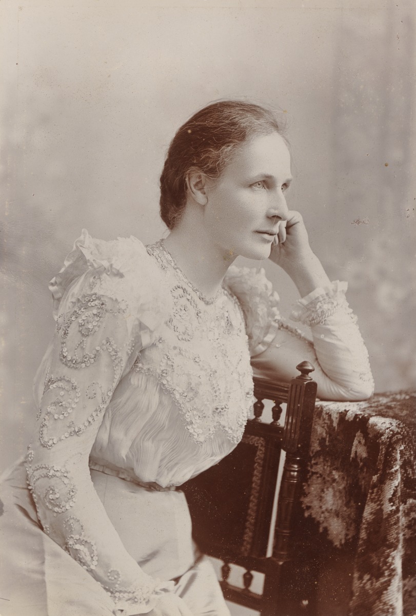 Esther Ann Burges, nee Potts. - JPG 191.6 KB