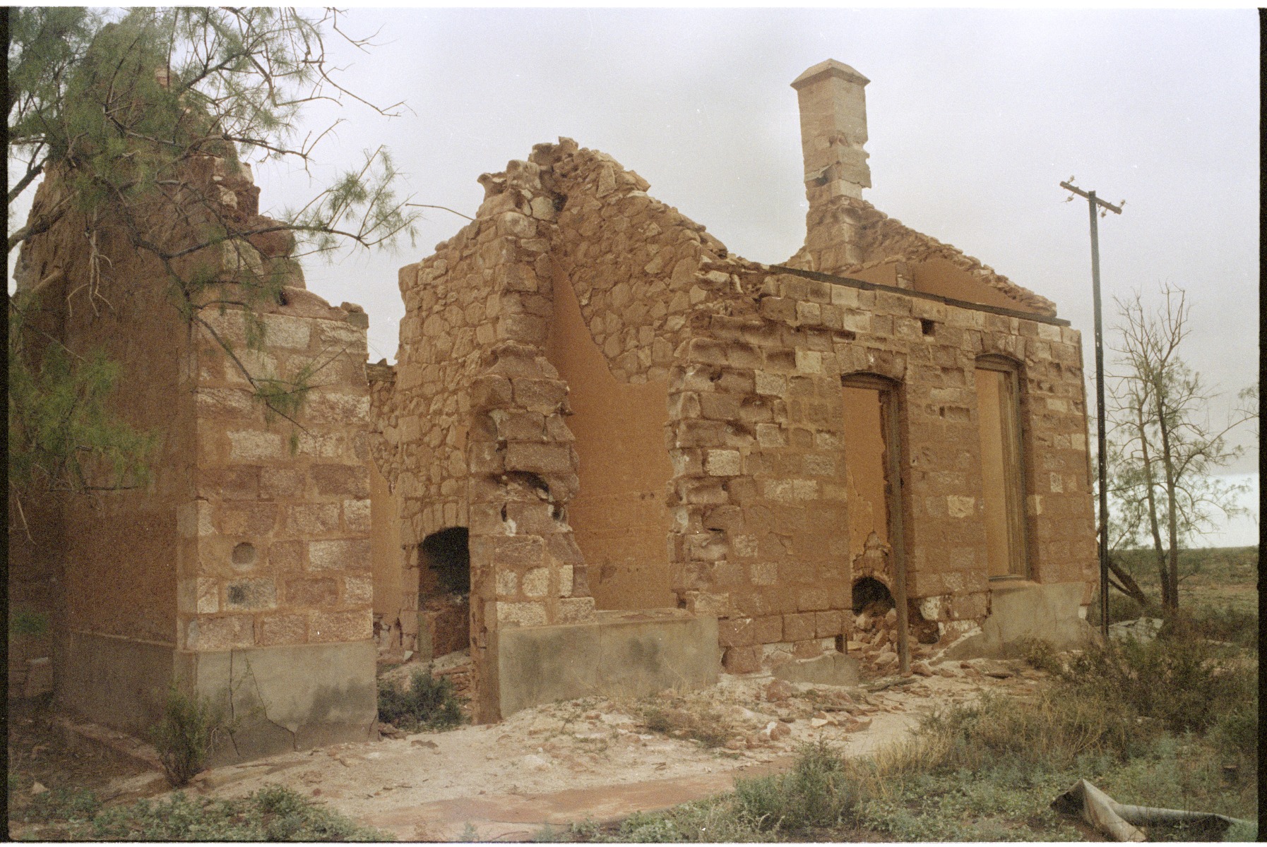 Ruins of Cue Hospital, Western Australia. - JPG 759.5 KB