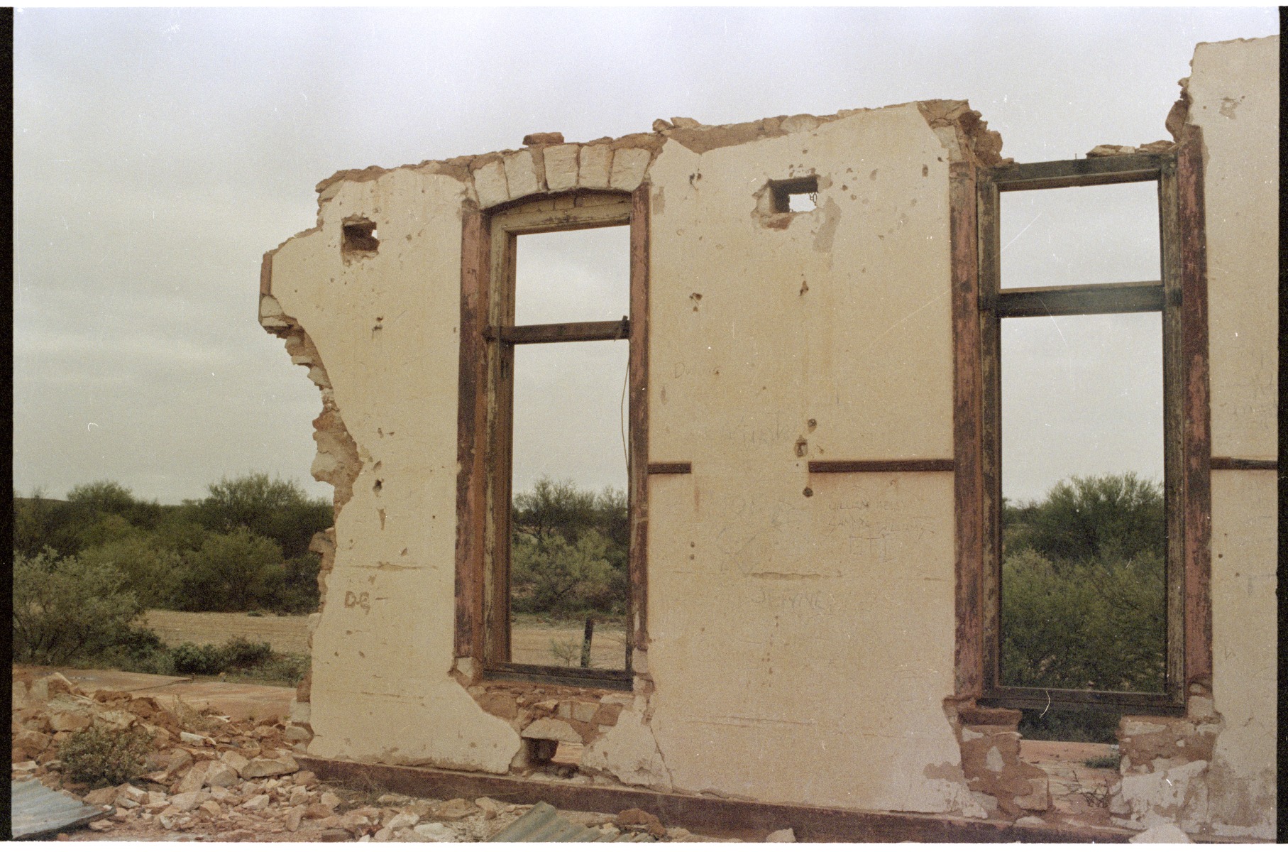 Ruins of Cue Hospital, Western Australia. - JPG 660.7 KB