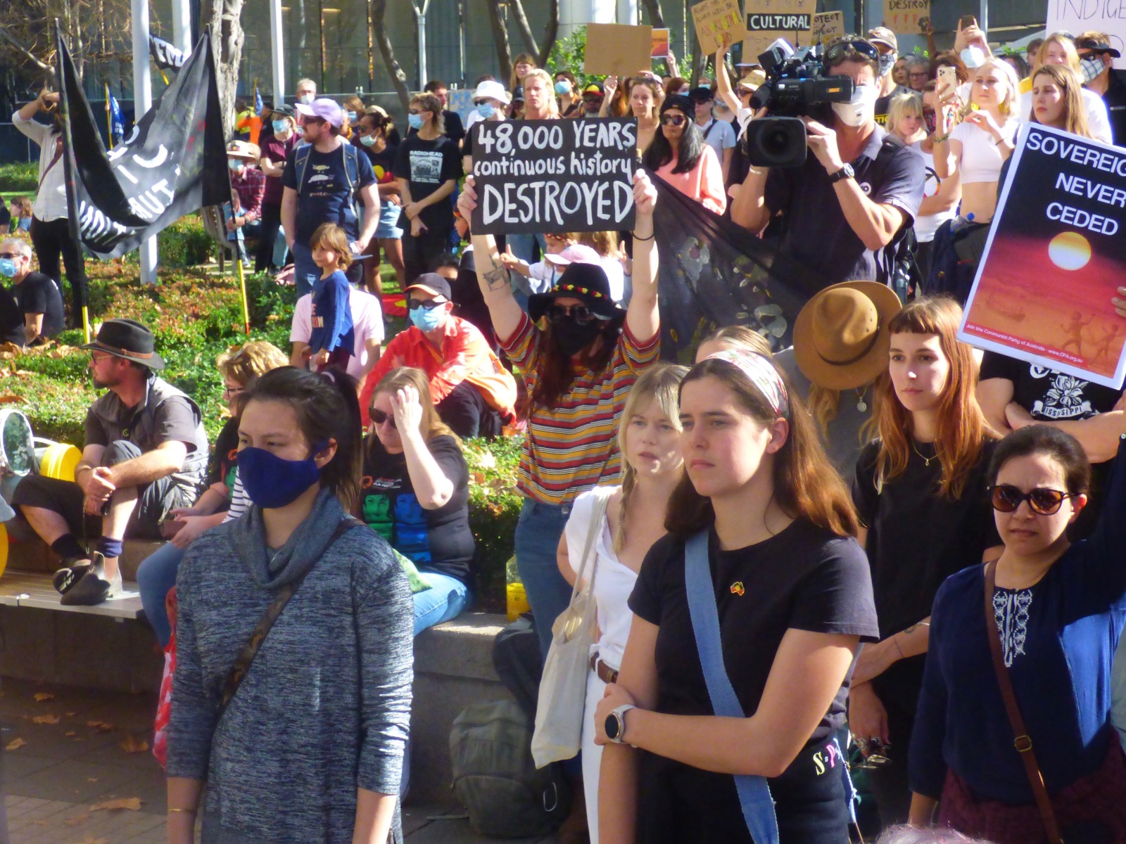A protest against the destruction of Aboriginal rock shelters at Juukan ...