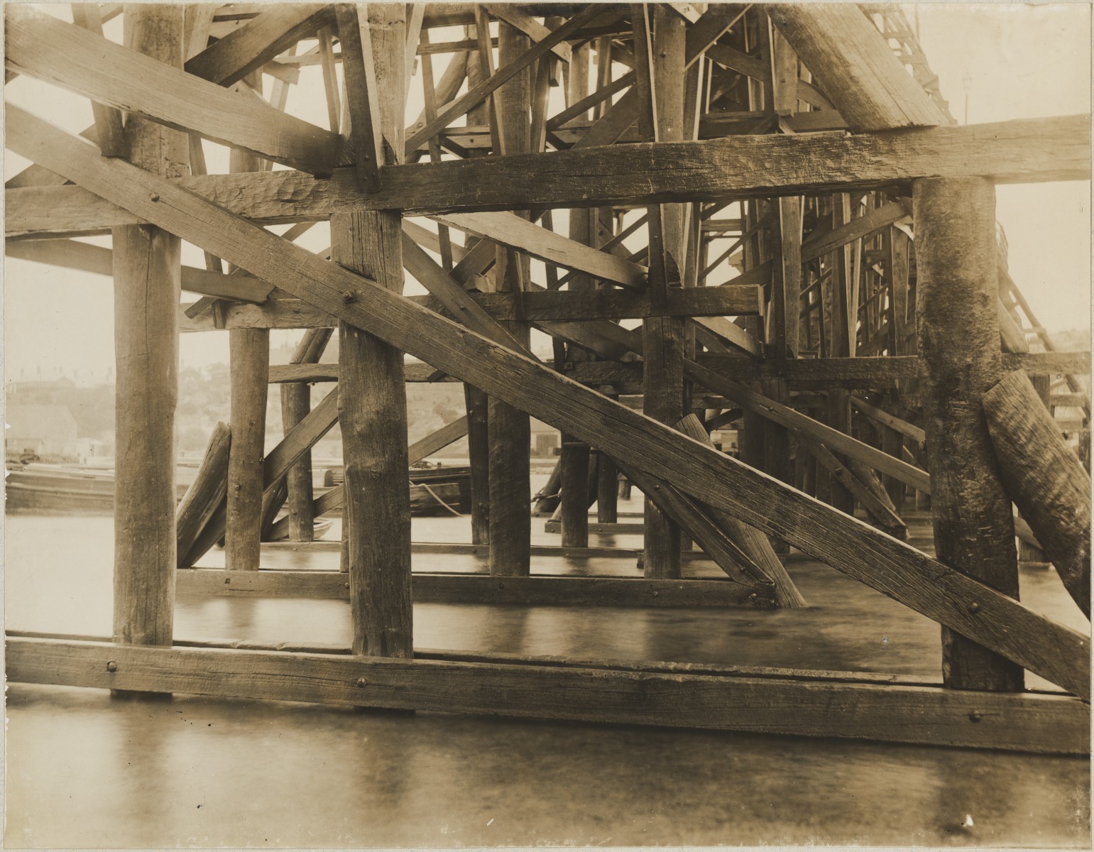 Fremantle Railway Bridge, Western Australia. - JPG 460.9 KB