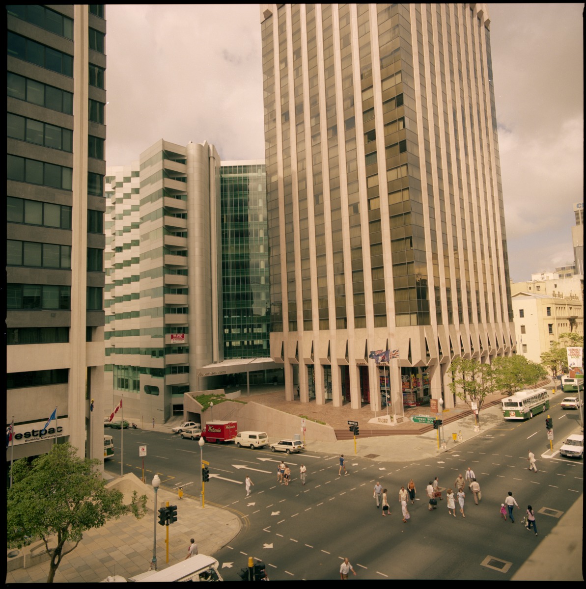 St Georges Terrace, Perth, 20 December 1983. - JPG 354.1 KB