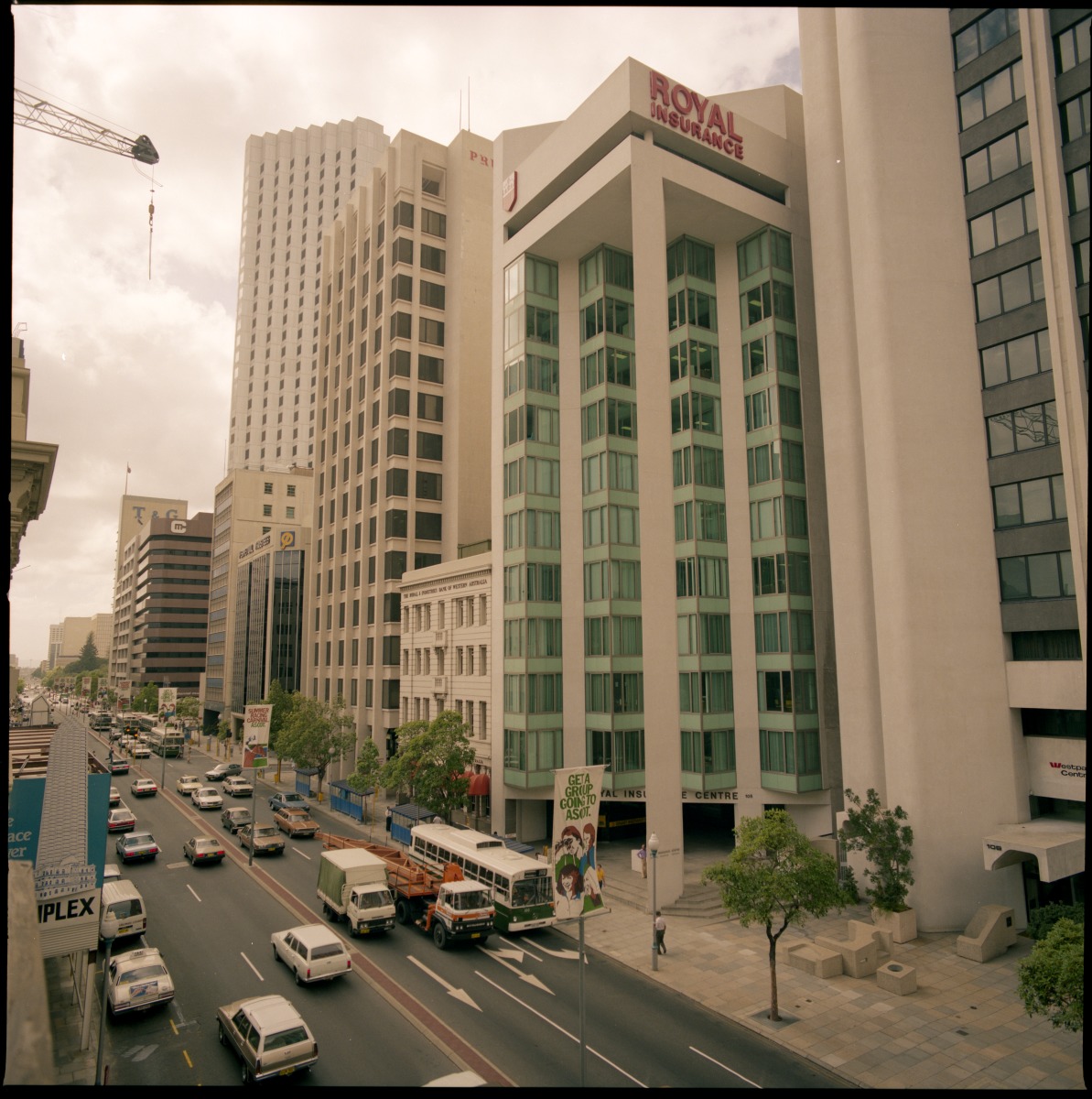 St Georges Terrace, Perth, 20 December 1983. - JPG 324.7 KB