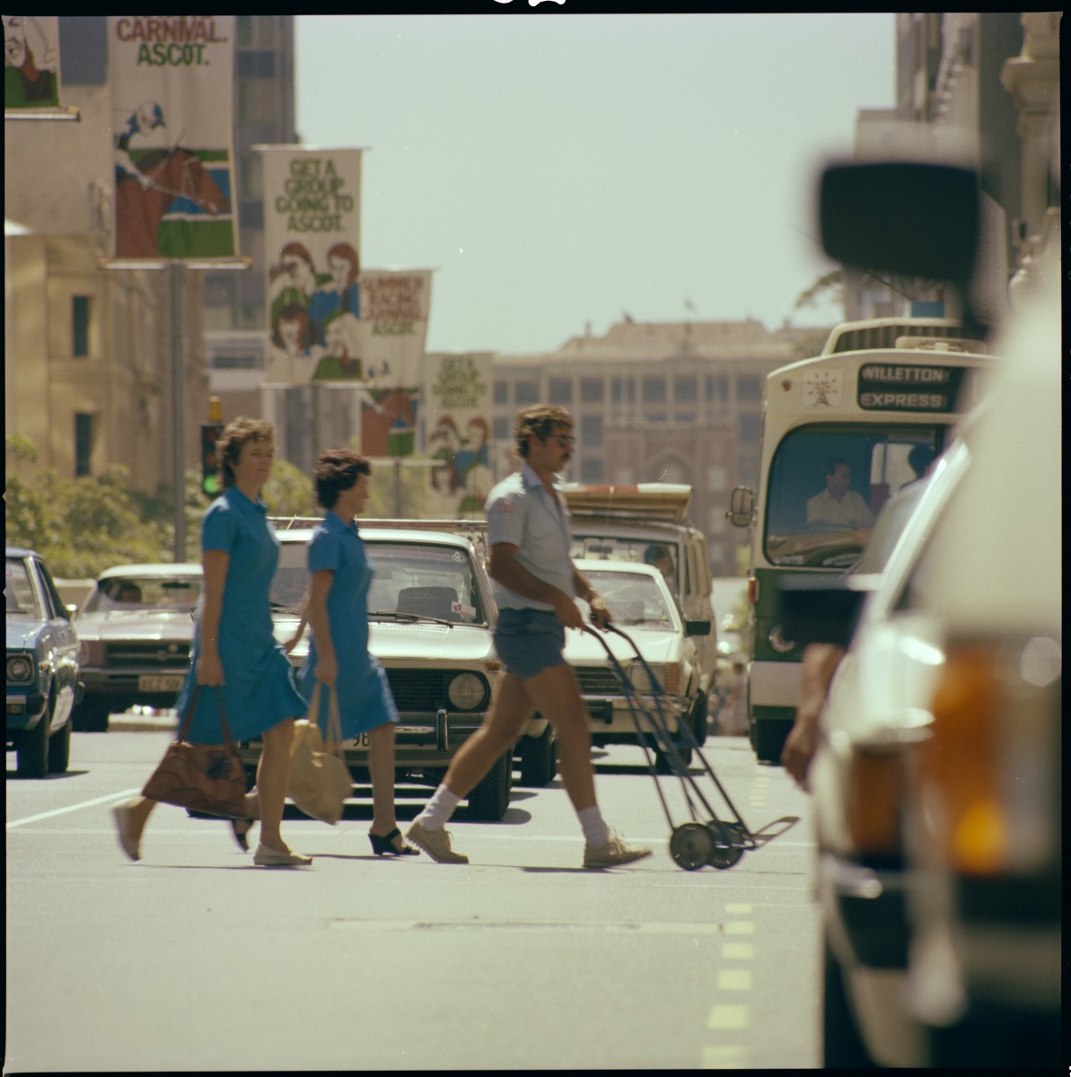 St Georges Terrace, Perth, 20 December 1983. - JPG 227.9 KB