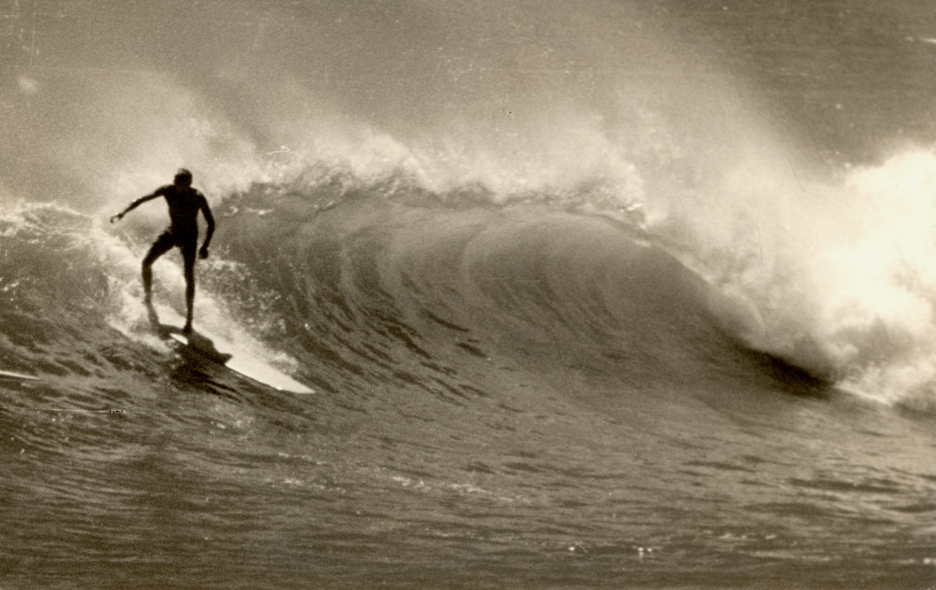 Surfing at Falcon Bay, Mandurah. - JPG 519.4 KB