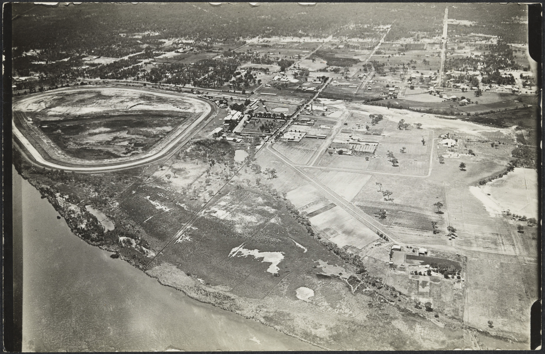Aerial photograph of the Ascot Racecourse, Western Australia. - JPG 827 ...