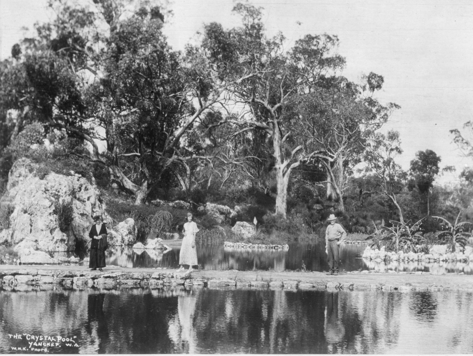 The Crystal Pool, Yanchep W.A. / - JPG 500.4 KB