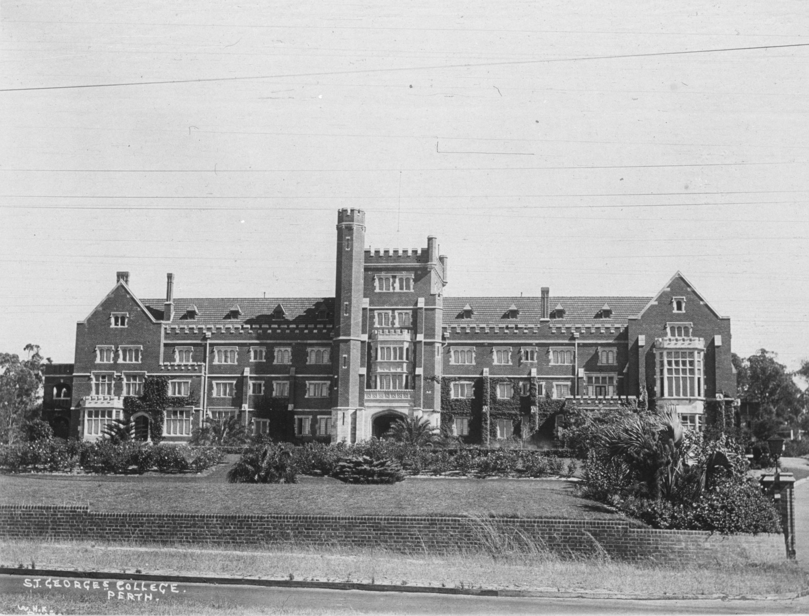 St Georges College, Perth / - JPG 492.5 KB