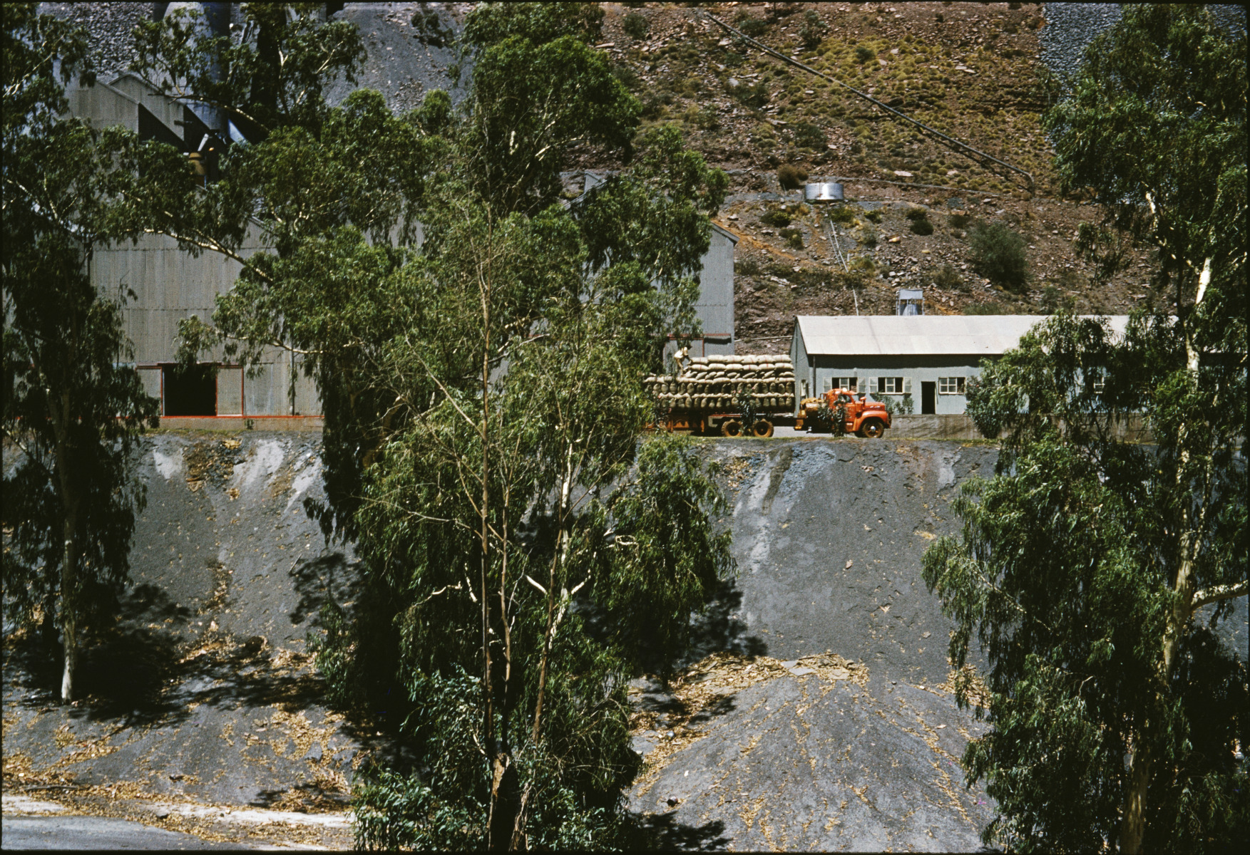 Wittenoom asbestos mine. - JPG 1.1 MB