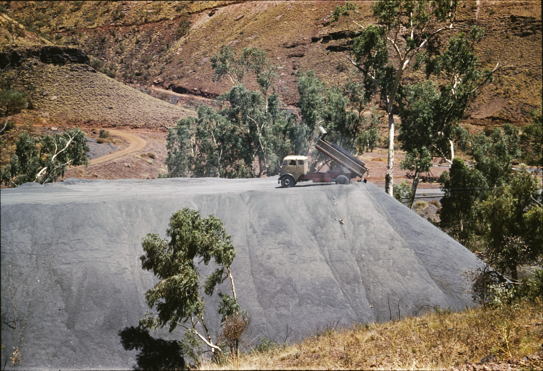 Wittenoom asbestos mine. - JPG 1.0 MB