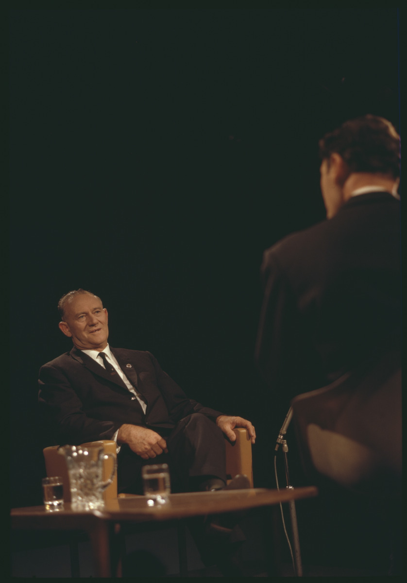 Sir David Brand collection of photographs. - JPG 77.7 KB