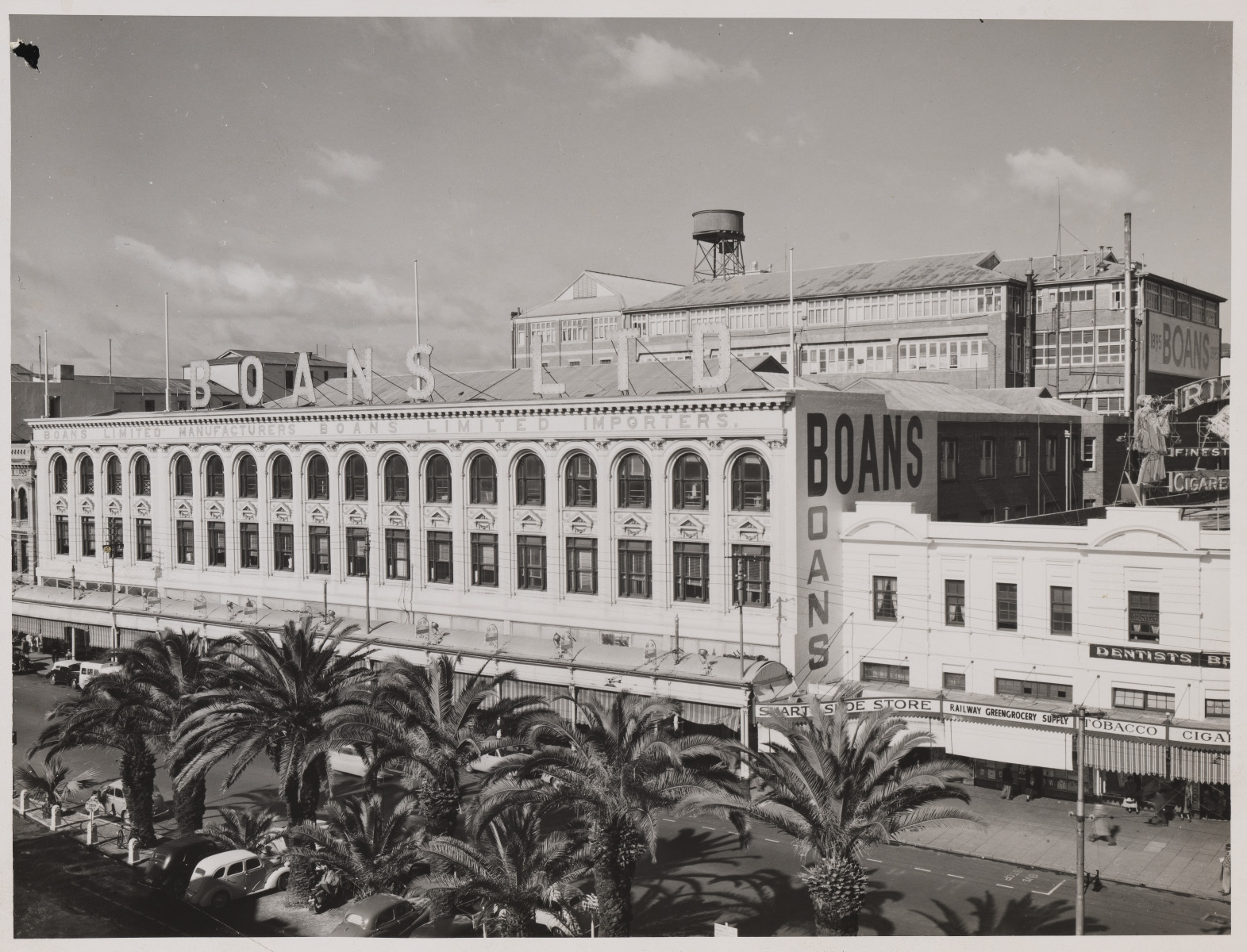 Wellington Street facade of Boans department store, Perth. - JPG 519.2 KB
