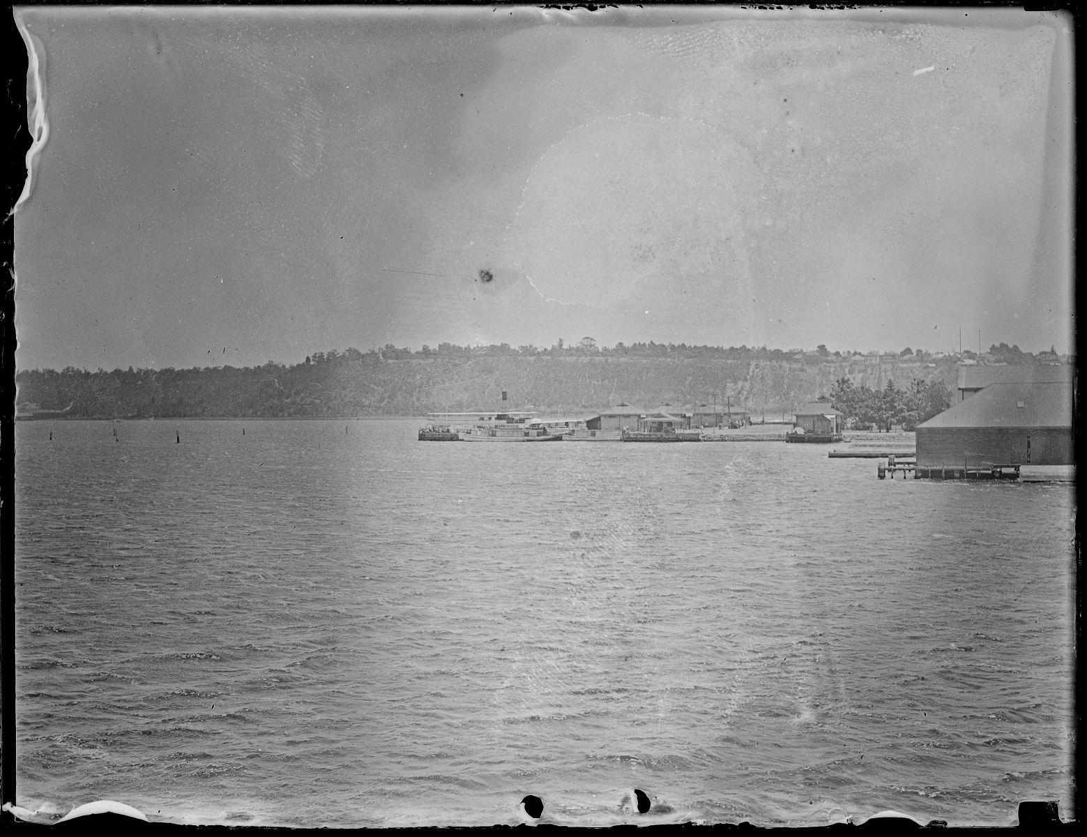 Barrack Street Jetty and Swan River, Perth. - JPG 566.9 KB