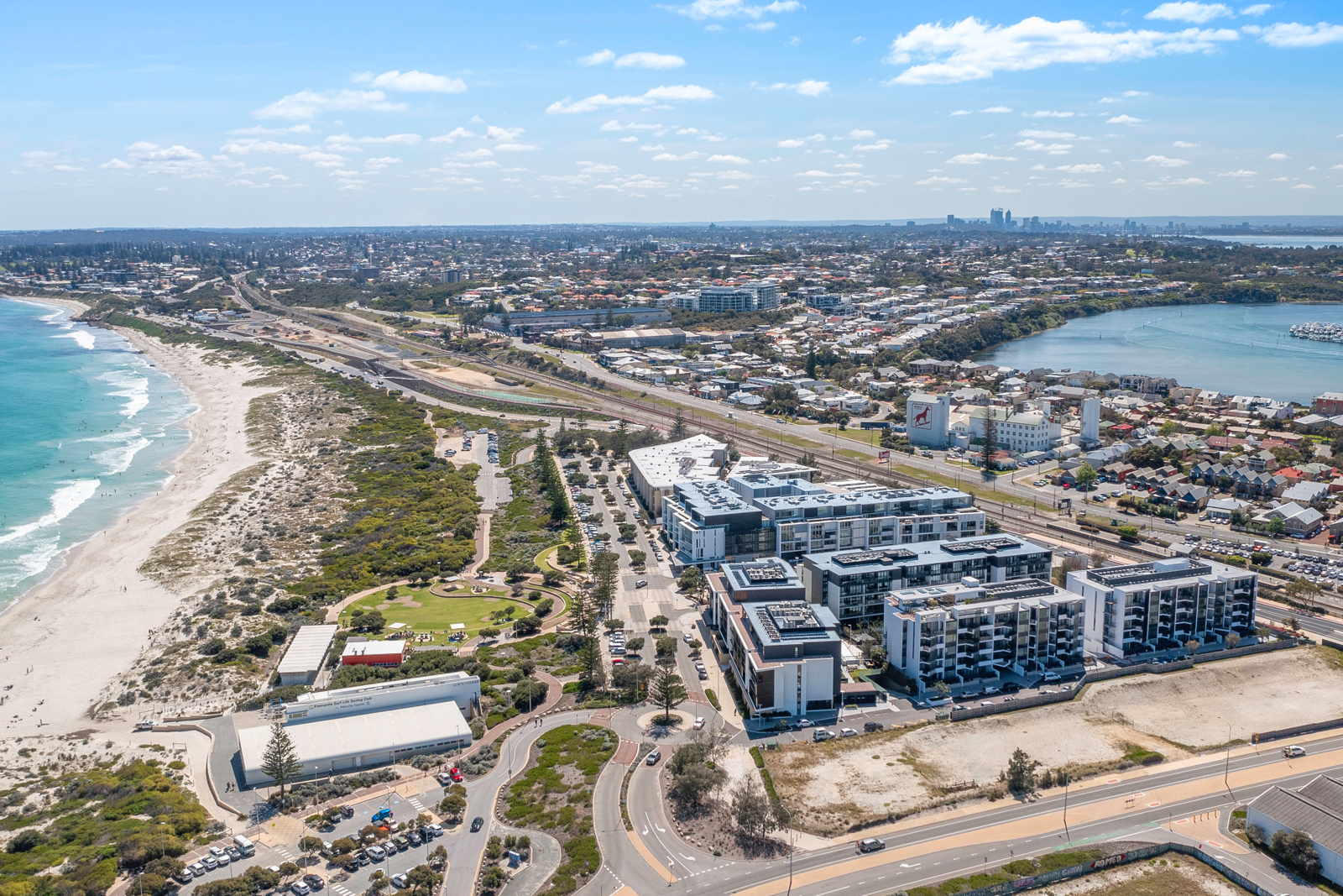 Cattalini Lane, North Fremantle, 2022. - JPG 1.8 MB