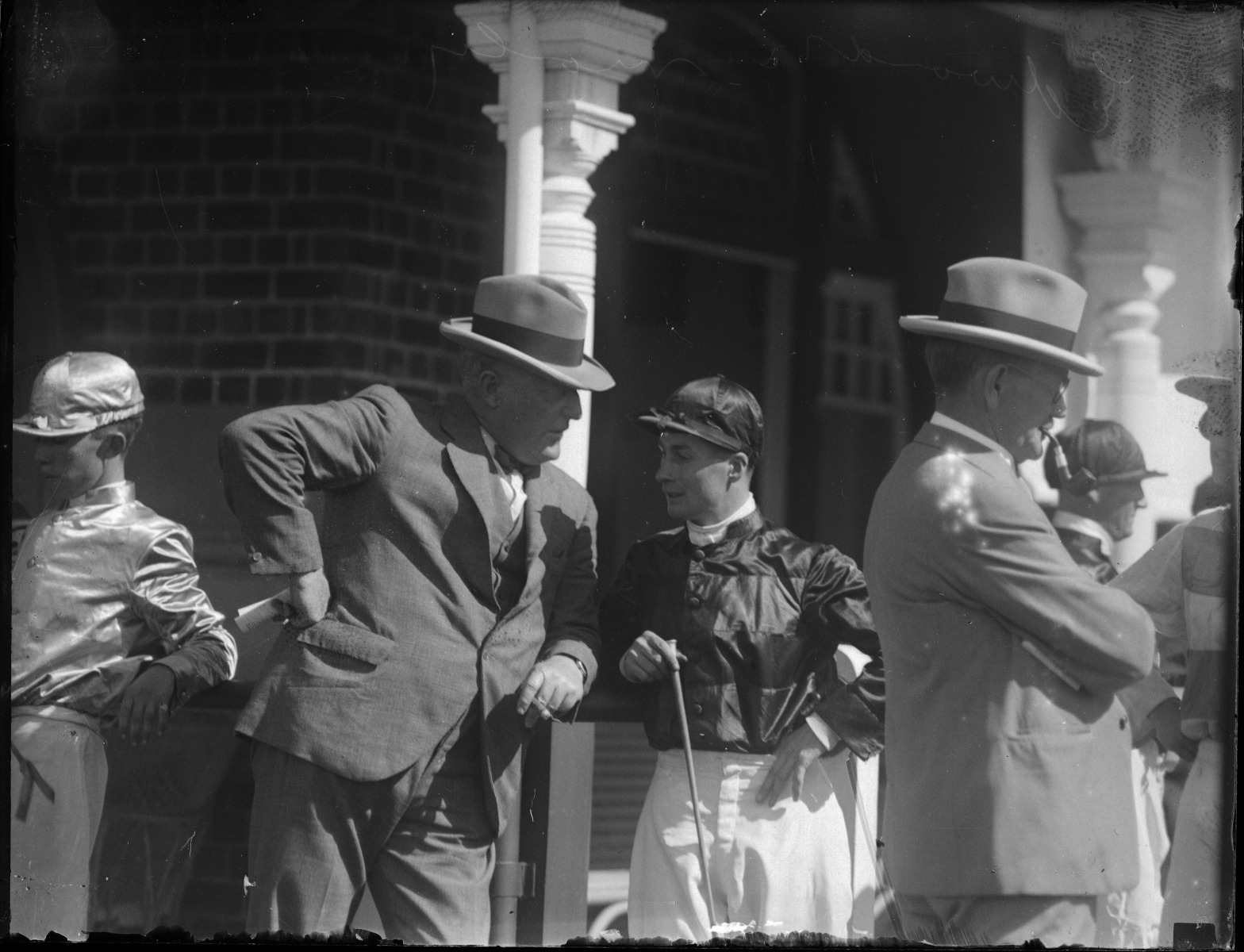 People at the races photographed for the Truth newspaper in Perth ...