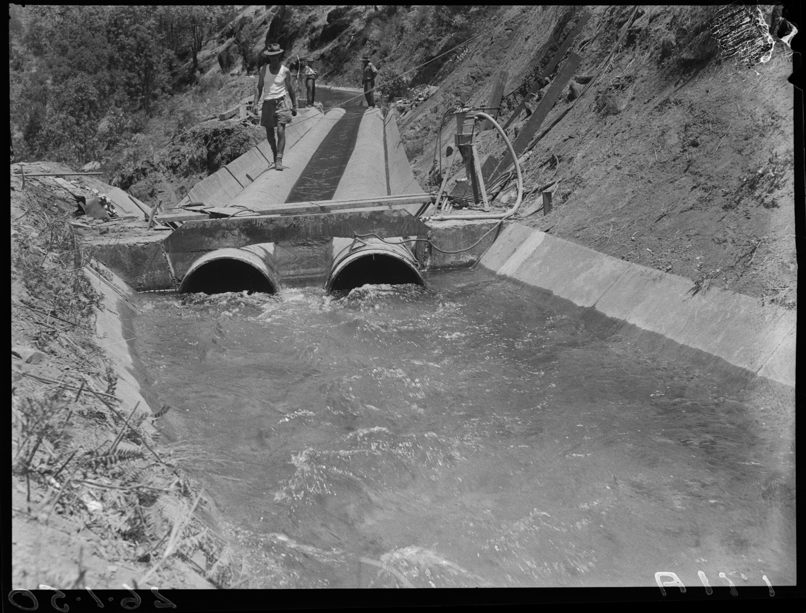 Repairs to the water channel at Canning Dam following a cave-in, 26 ...