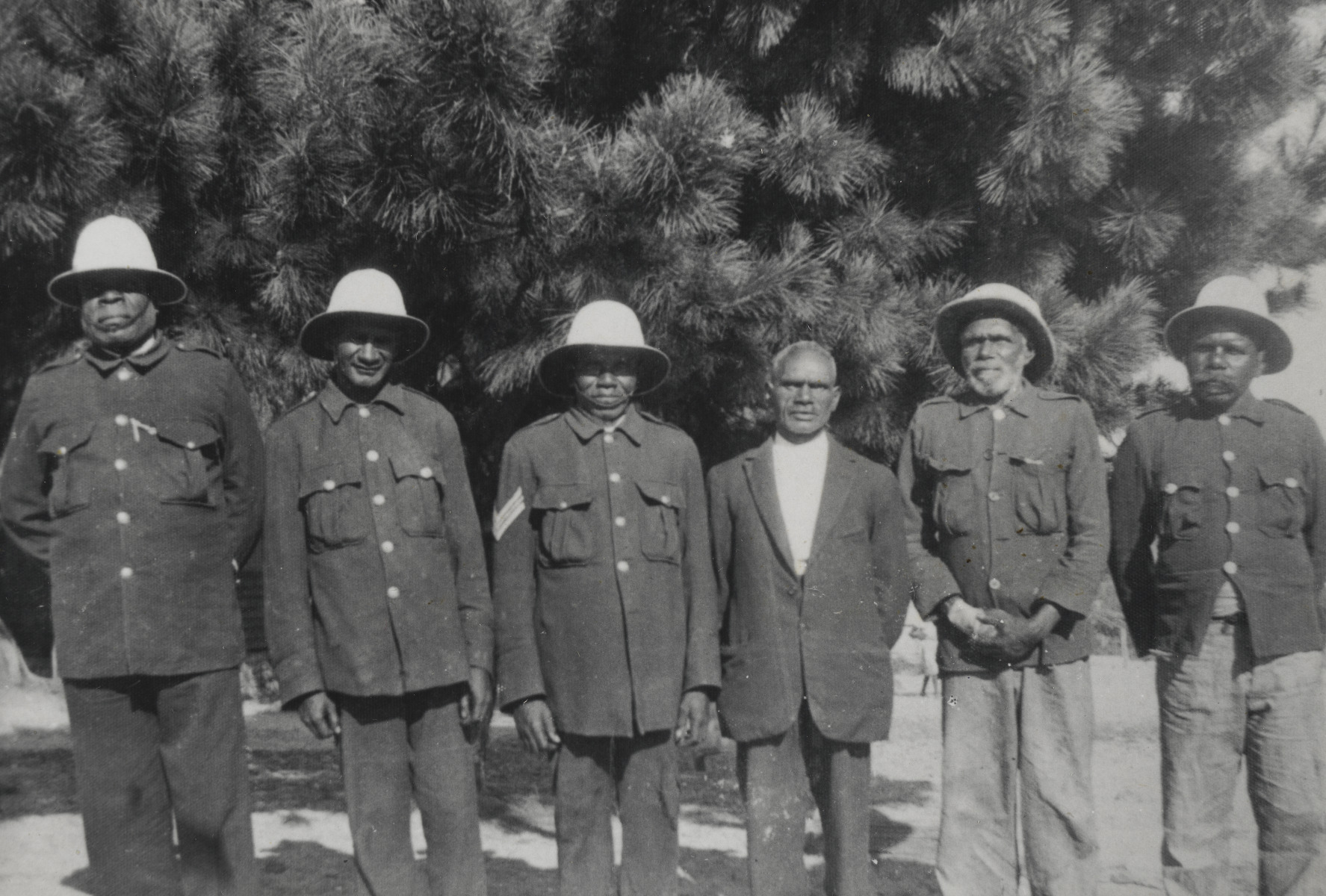 Bob Allen, Frank Narrier, Kinsie "Bluey", Jack Winey, Arthur Morrison ...